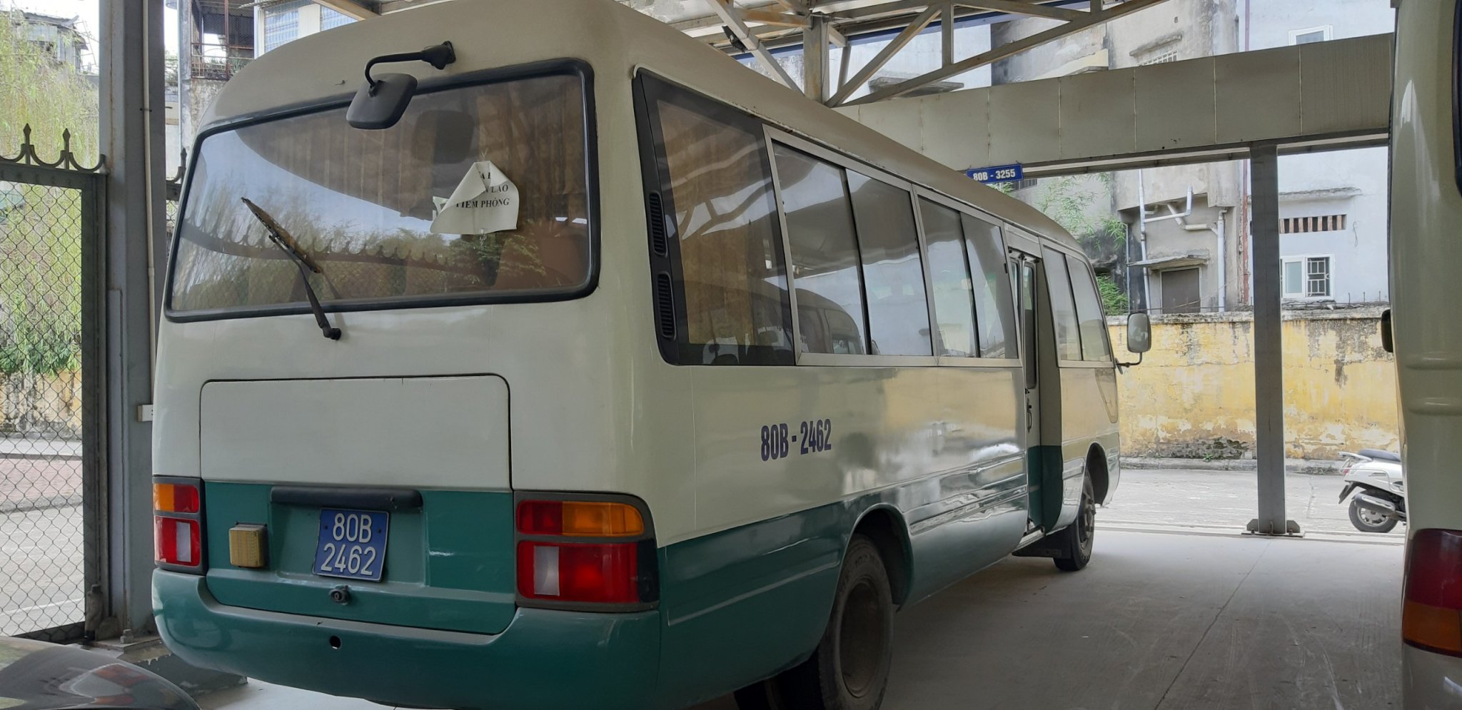 Xe ô tô 30 chỗ hiệu Transinco 1-5 đã hết niên hạn sử dụng của Học viện ...